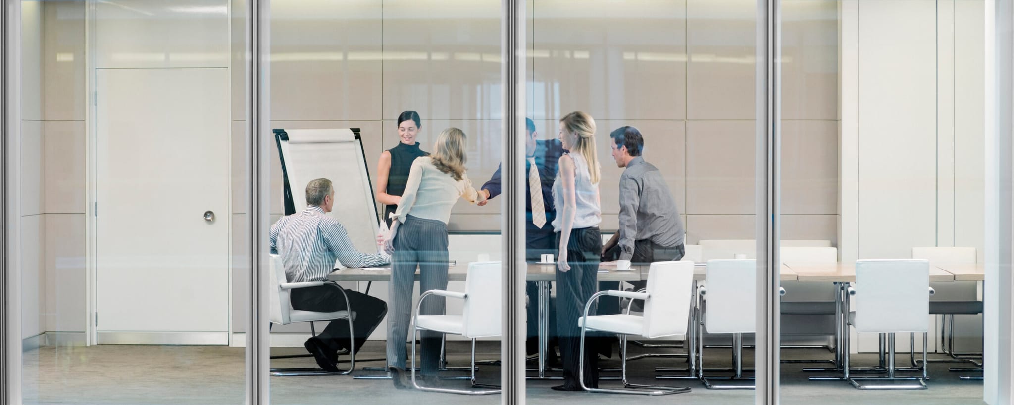 Employee Bonus Guide: Types of Bonuses & Plan Structures