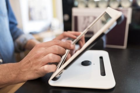 Why You Should Use Tablets at Your Restaurant